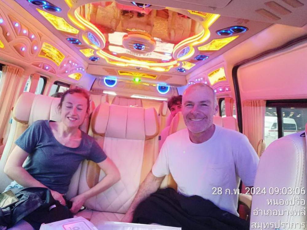 Van Thai Service ทีมงานรถตู้แต่งวีไอพี ใว้ให้บริการลูกค้าพร้อมคนขับใน ...